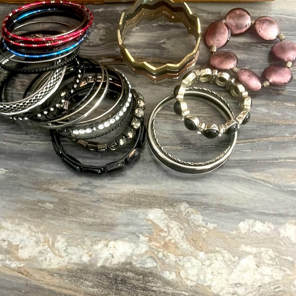 Jewelry | Bundle Of Bangle Bracelets Too Many To Count My Lossjewelry ...